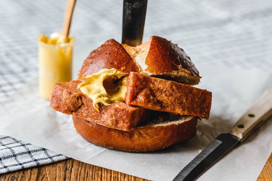 Veganer Leberkäse aus Seitan und Tofu · Eat this!