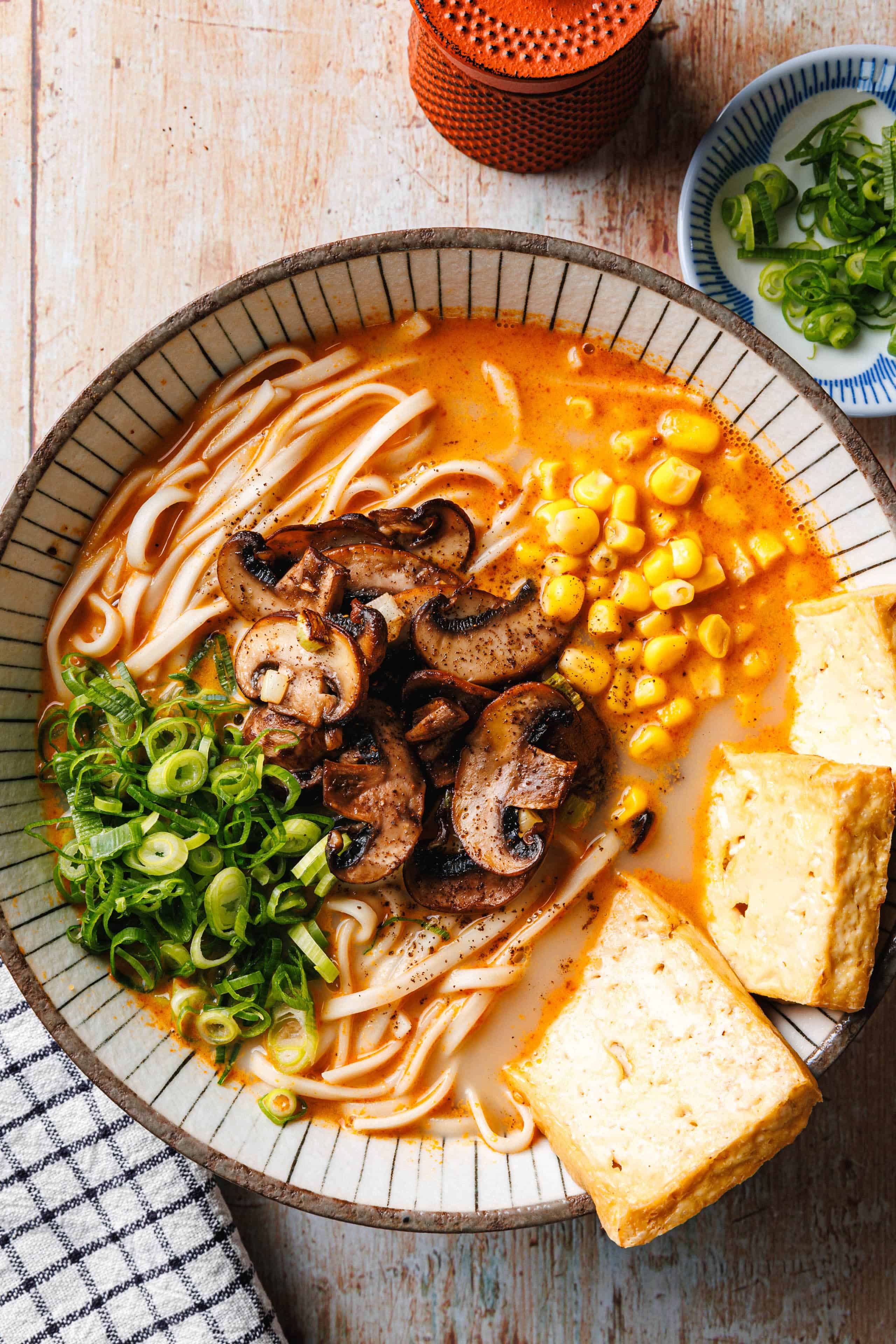 Vegane Tantanmen – cremig-scharfe Ramen · Eat this!